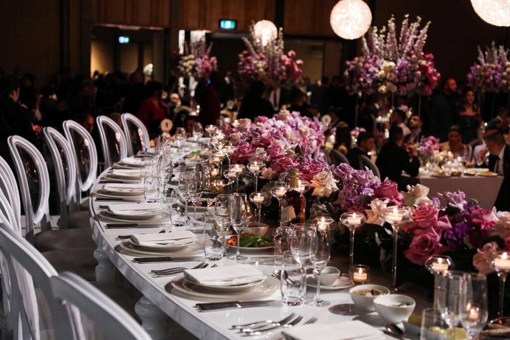 White Gloss Curved Bridal Table - Harbourside Decorators